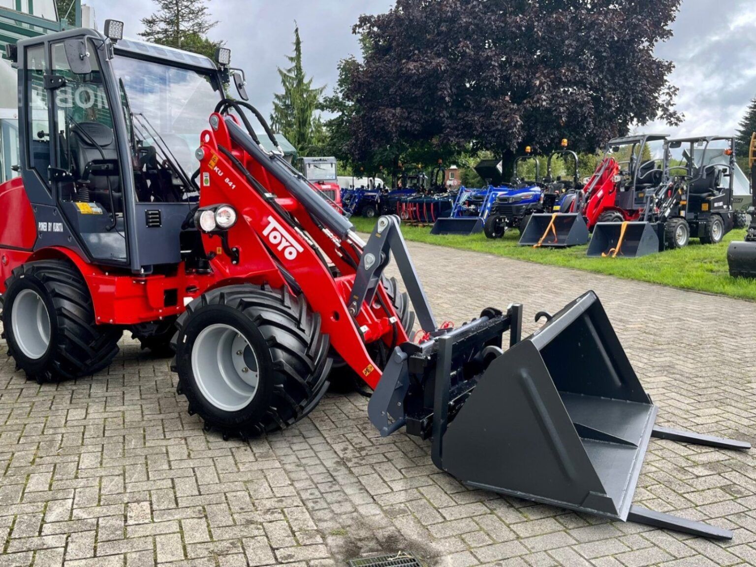 Toyo Hoflader & Radlader | Große Auswahl an agilen Alleskönnern